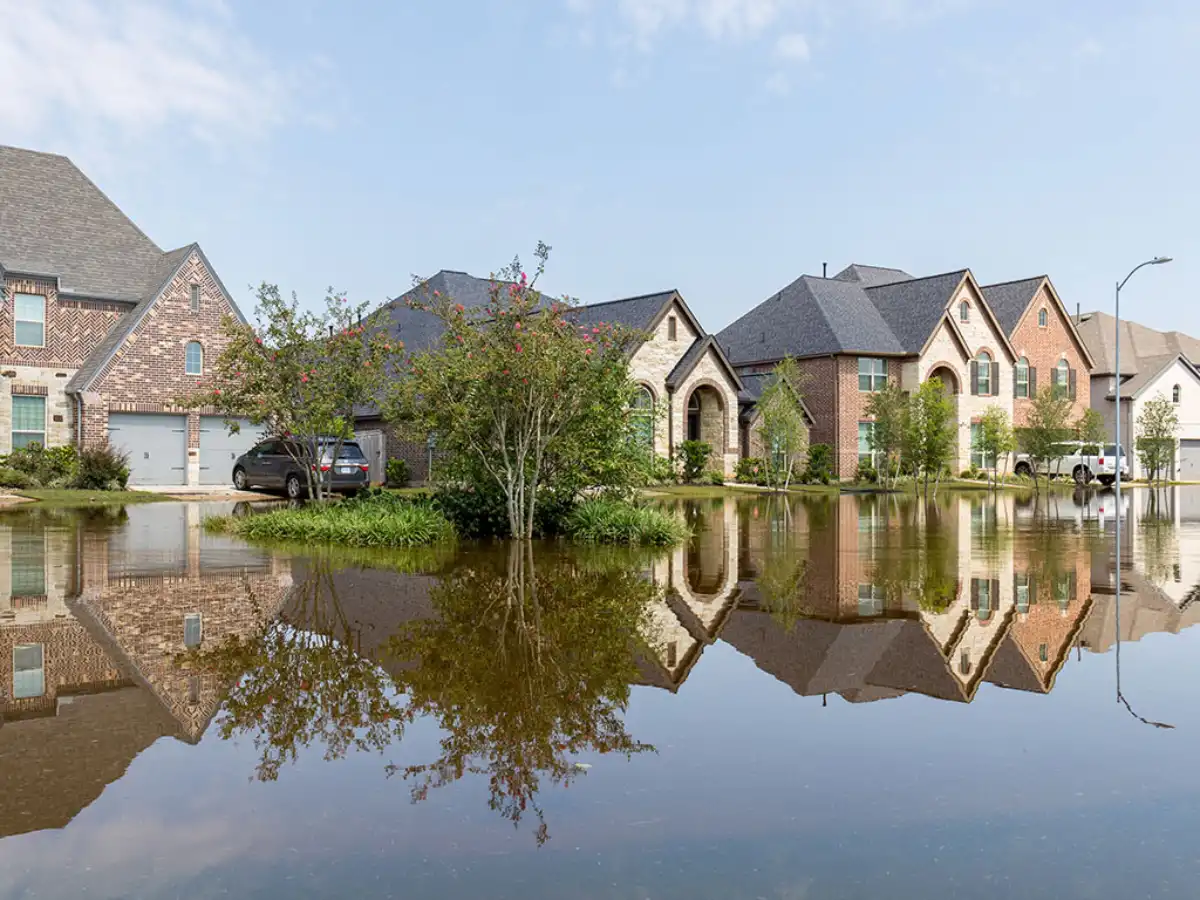 2024 Hurricane Preparation Guide | Leavitt Group Texas Select